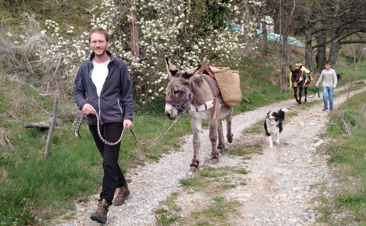 Estelle Brodeur (Ânes sans frontières) - Hikes with donkeys in ...